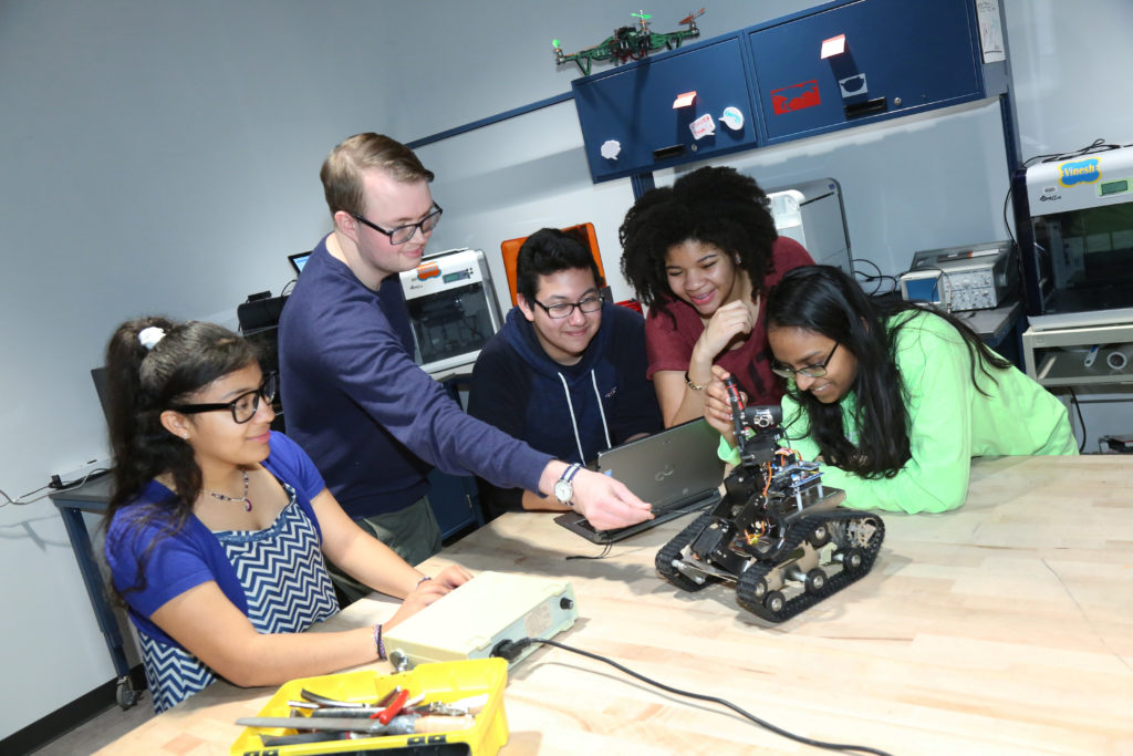 Makerspace | Illinois Mathematics and Science Academy